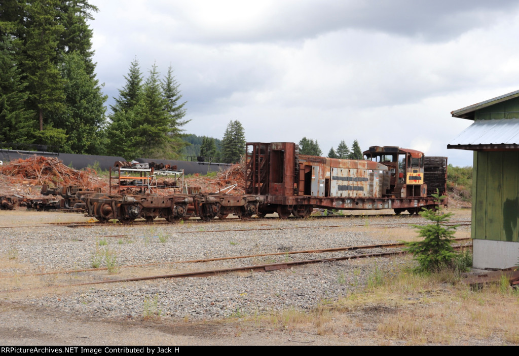 Former UPY 1147 in pieces at the Rainier Rail yard